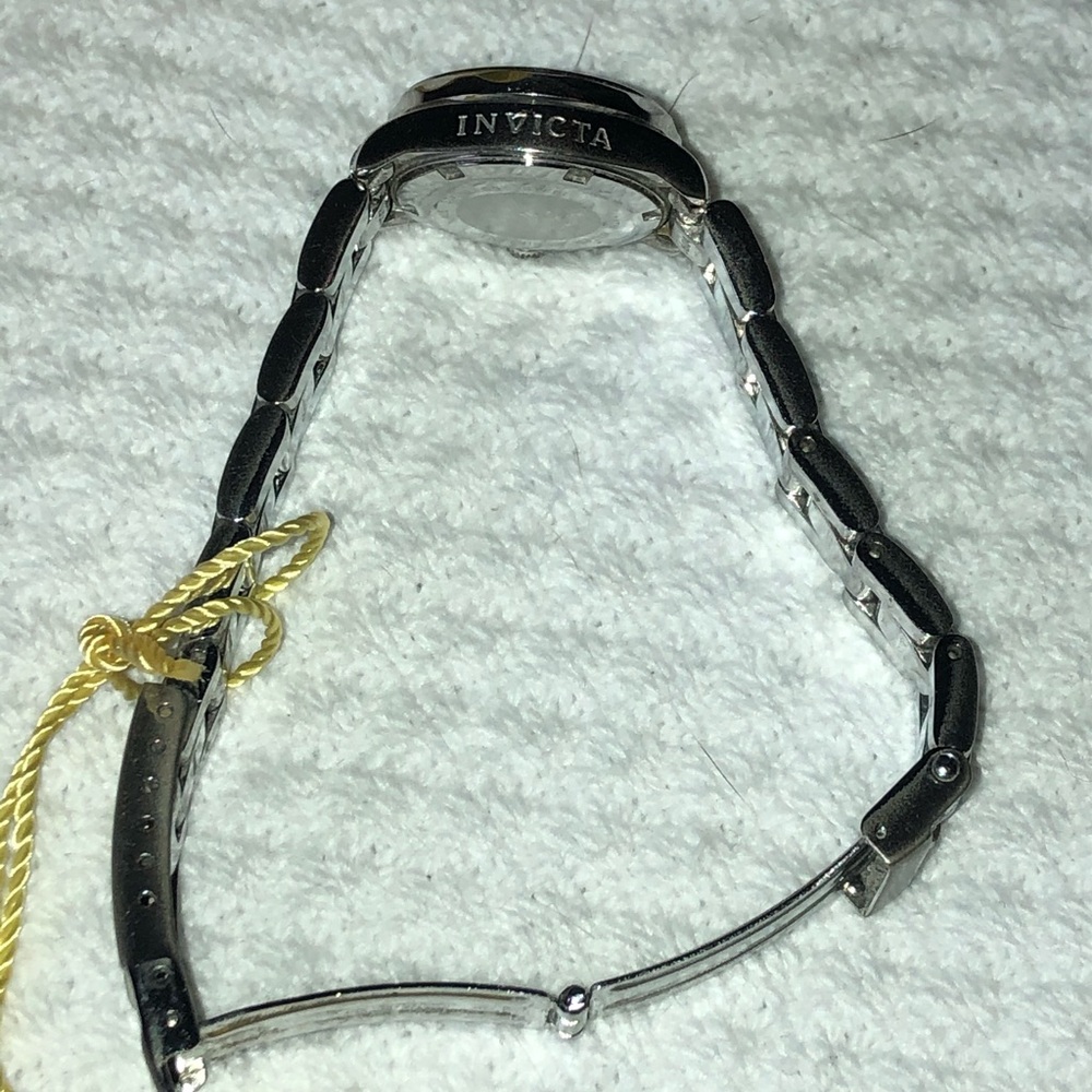 Beautiful Invicta Diamond Bezel Ss Watch - Gem